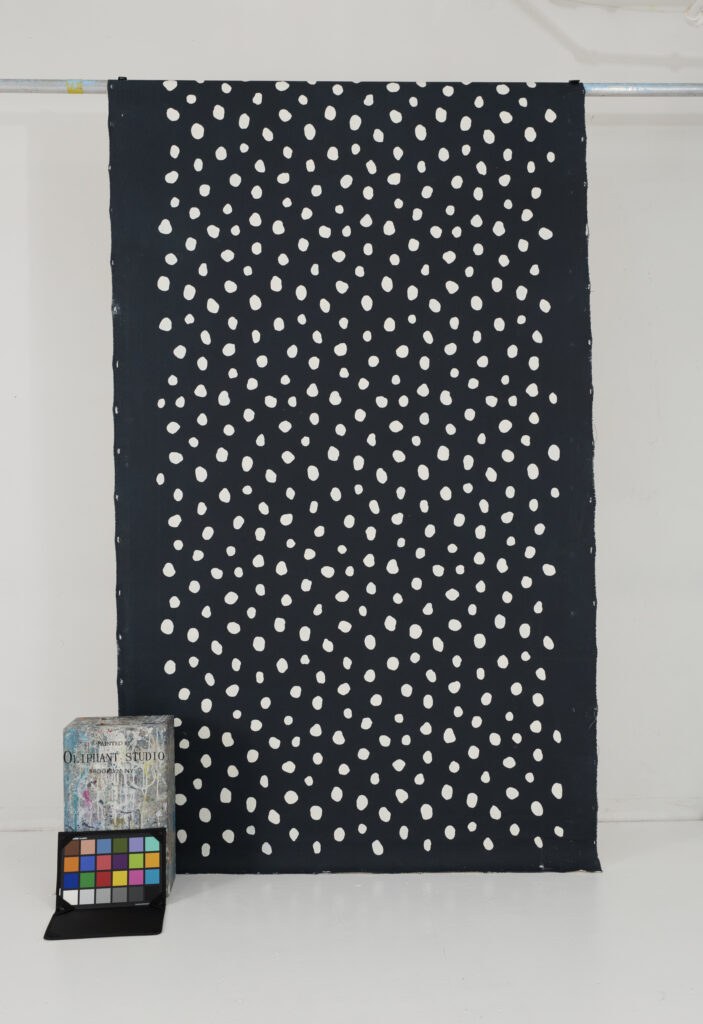 2876 - Oliphant Studios